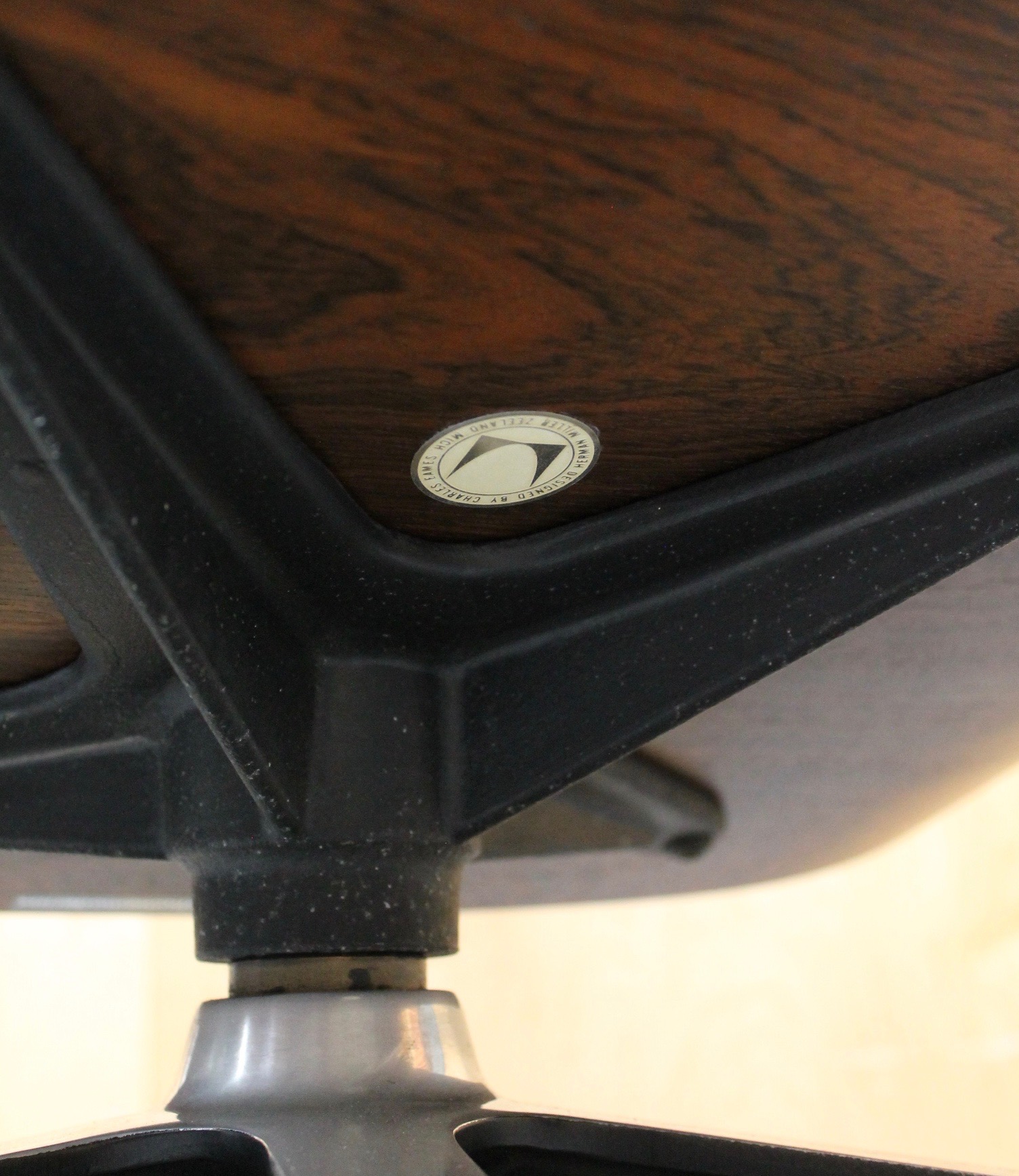 Early Rare Eames Lounge 670 & Ottoman 671 - humemodern