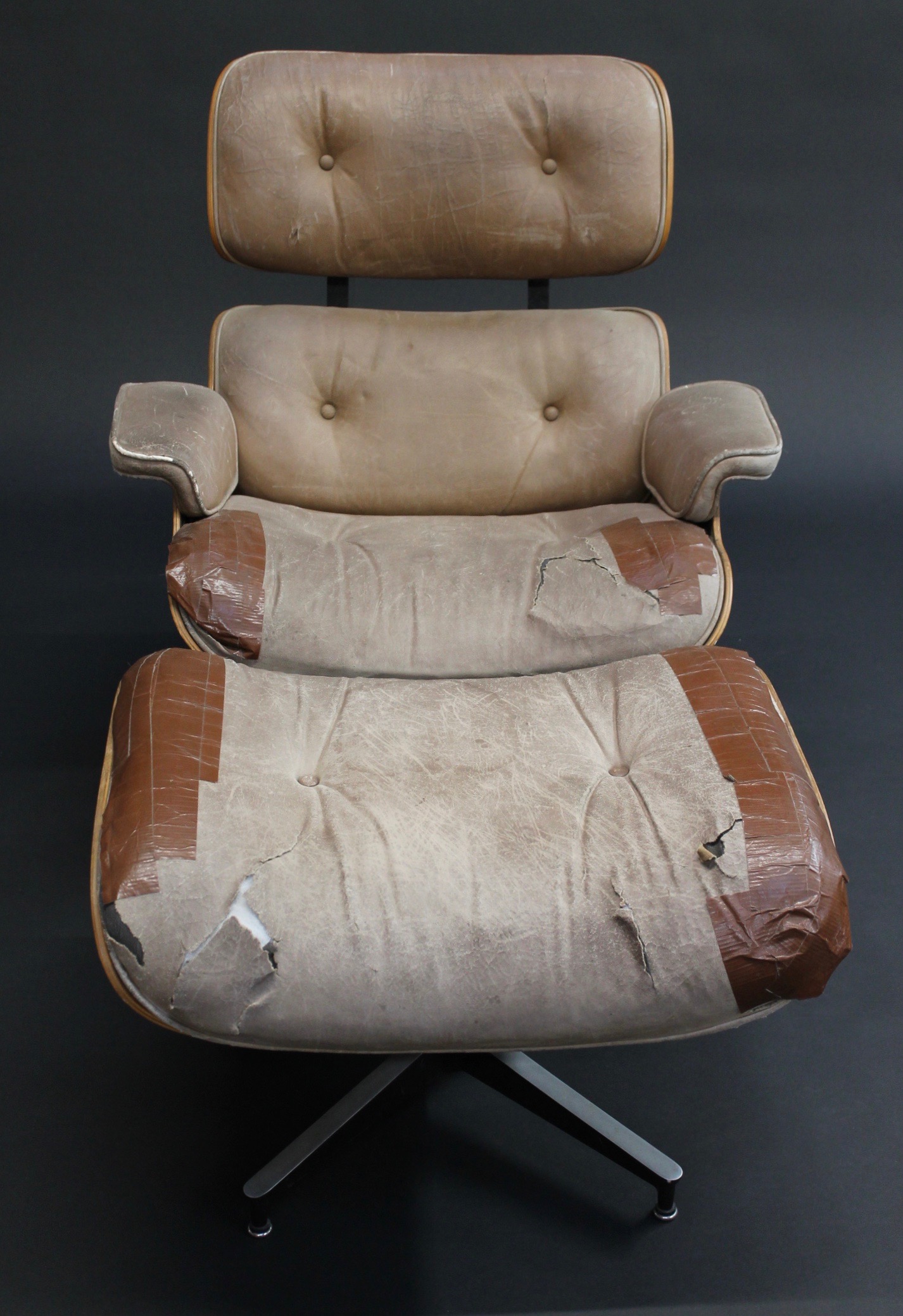 Eames Lounge & Ottoman - humemodern