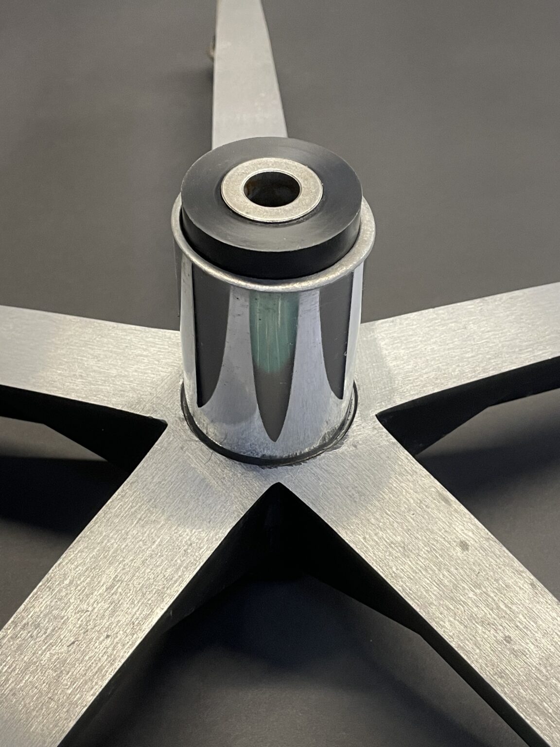 PlyCraft Lounge Chair Swivel Hub Kit - humemodern